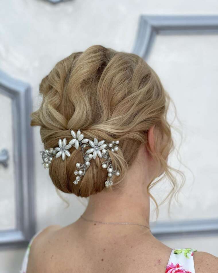 Kako odabrati savršenu frizuru za maturu 2025 - Sens