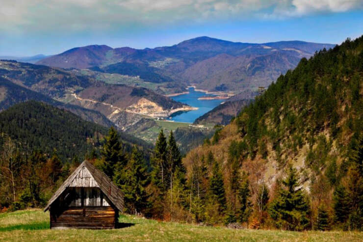 Prvi maj u prolećnom ruhu: Destinacije za putovanje u Srbiji