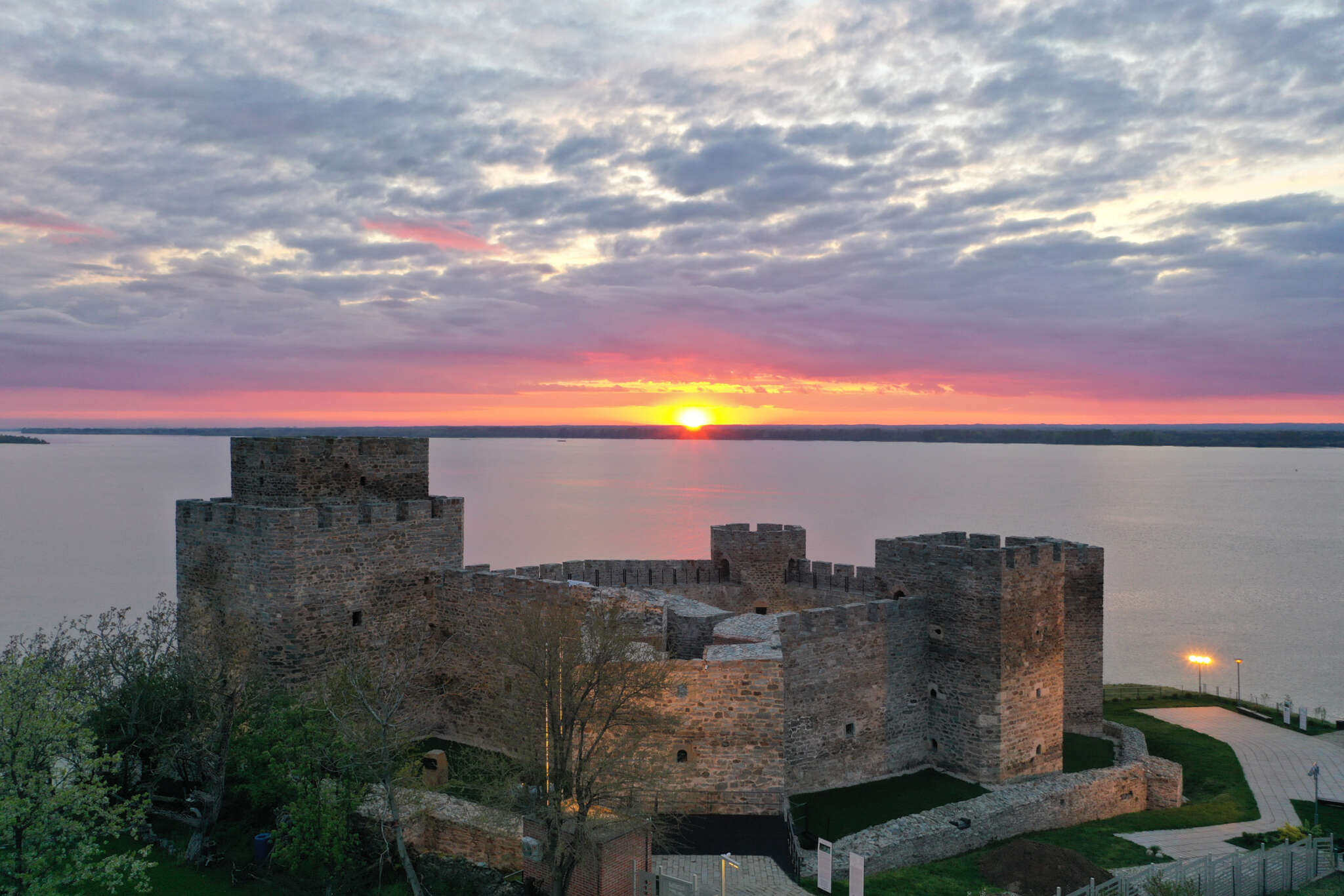 Gde i Kuda Za Prvi Maj 2025? - 30 Najpopularnijih Destinacija