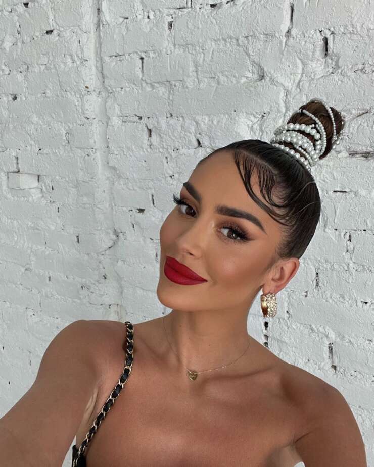 Kako odabrati savršenu frizuru za maturu 2025 - Sens