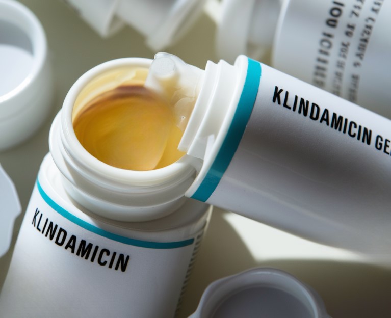 Klindamicin gel za akne: cena, upotreba i iskustva